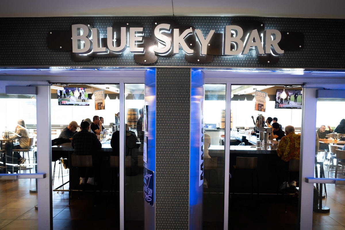 Blue Sky Bar | Denver International Airport